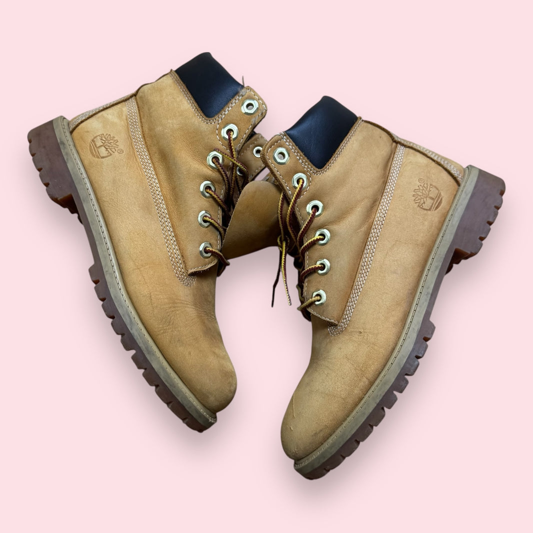 SNEAKERS – VaalSNKRS